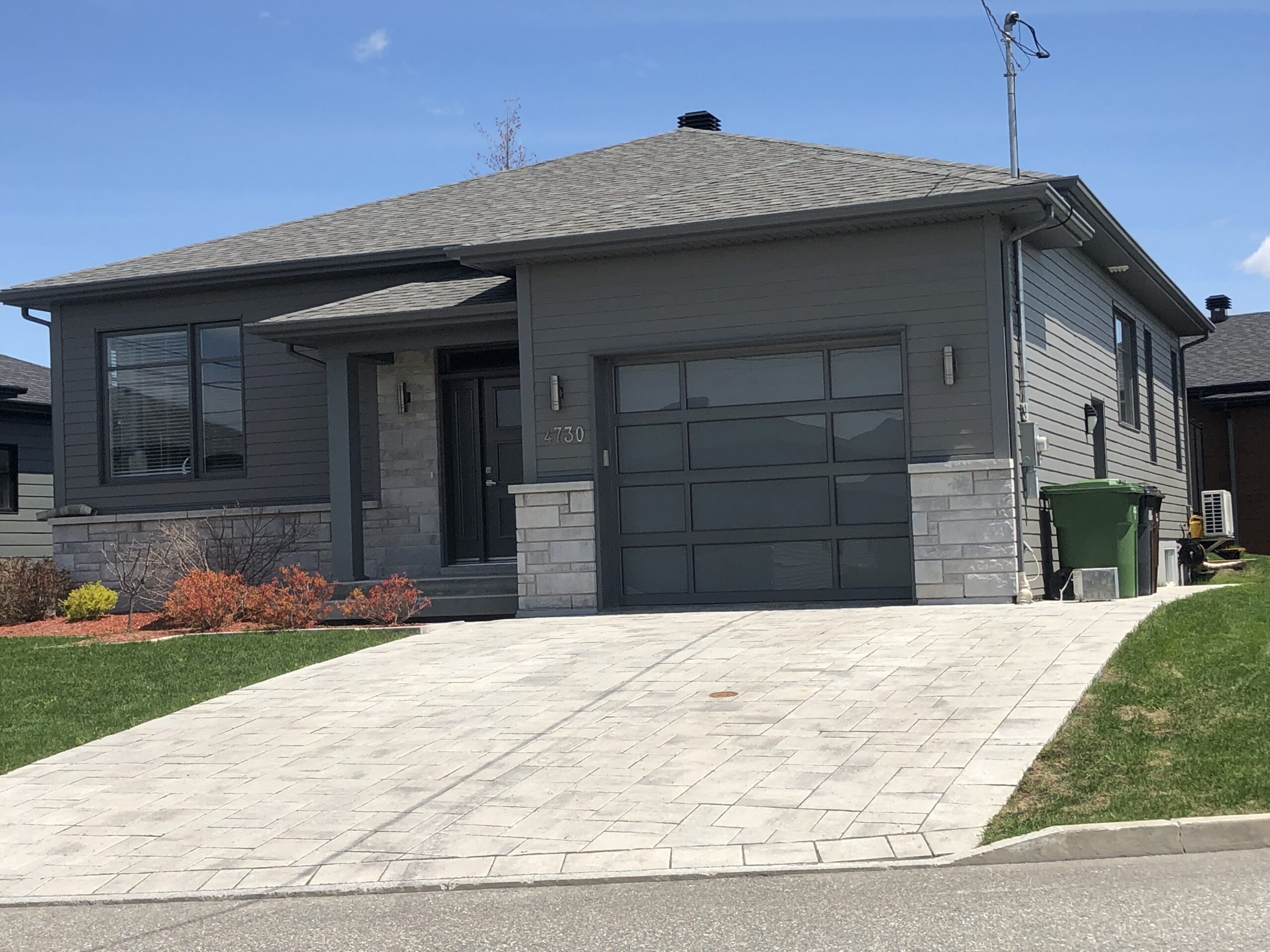 Installation de pavé uni en Estrie - Pavé Design